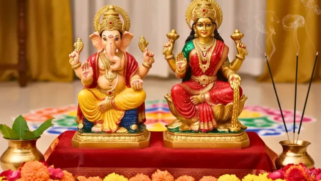 Diwali 2025: Lakshmi Puja Muhurat, Date & Rituals Explained